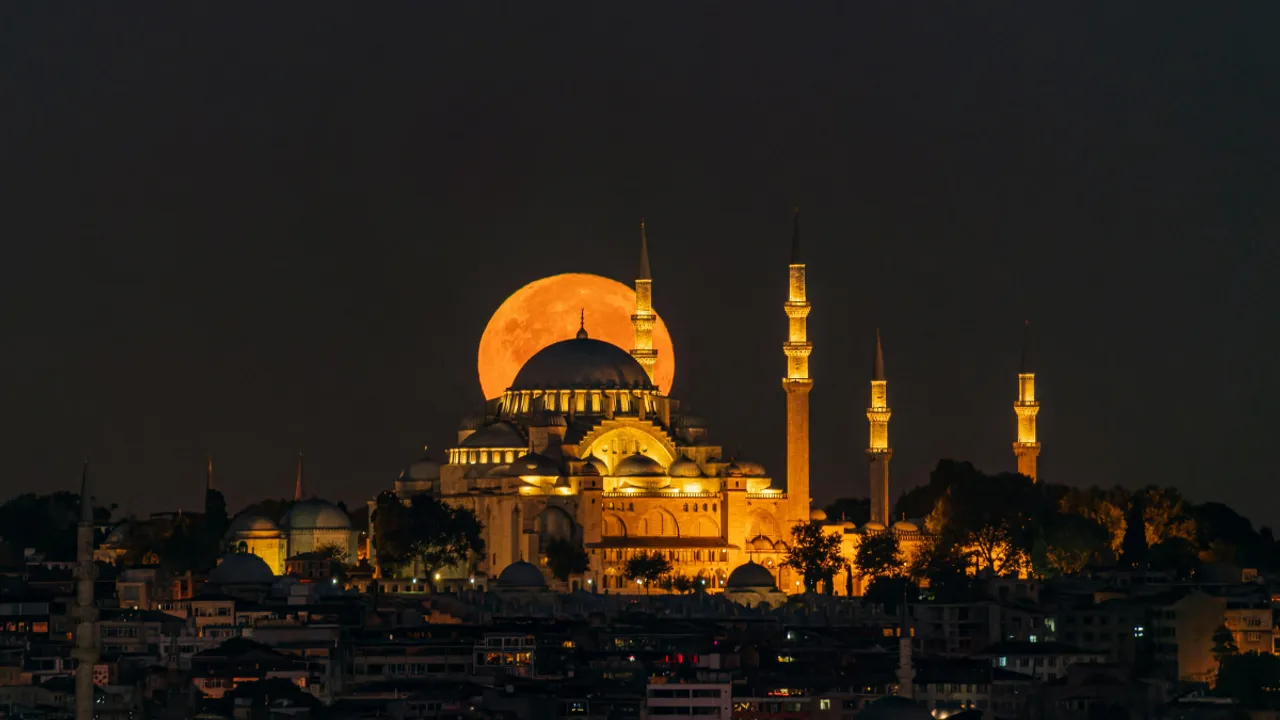 Hunter's Moon, biggest supermoon of 2024, is coming in October. Details ...