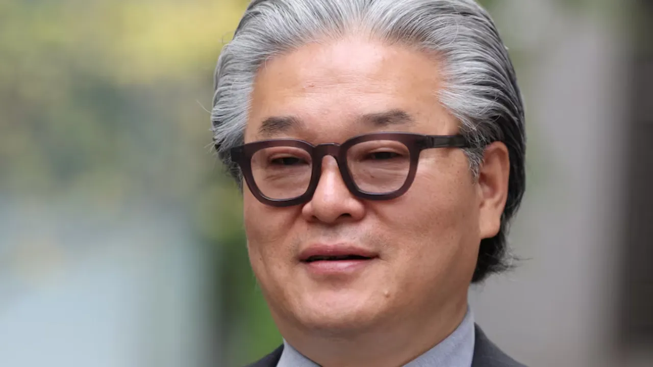 Ex-billionaire Bill Hwang jailed for 18 years over collapse of Archegos ...