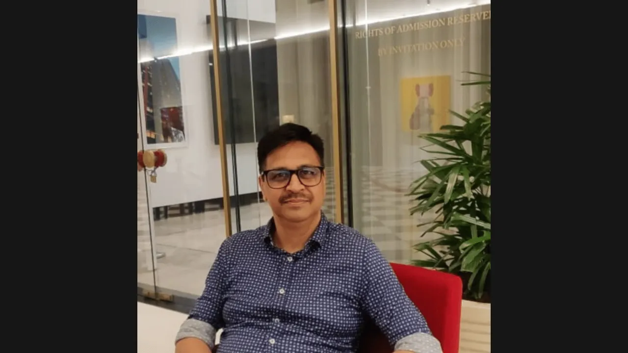 Tata Motors Cmo Vinay Pant Steps Down 
