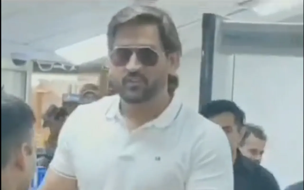 WATCH: Fan's excited 'Mahi Bhai I Love You' shout for MS Dhoni turns in ...