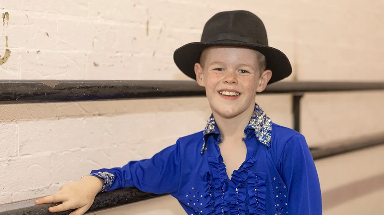 Nine-Year-Old's Dream Fulfilled: Receives '22' Hat from Taylor Swift at ...