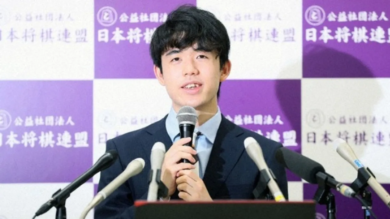 Japanese Shogi Prodigy Sota Fujii Earns Prime Minister's Award
