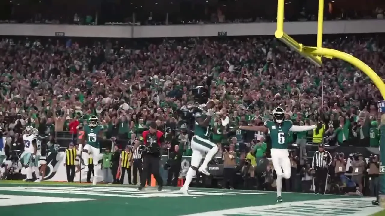 Philadelphia Eagles' A.J. Brown and DeVonta Smith Recreate Iconic NBA ...