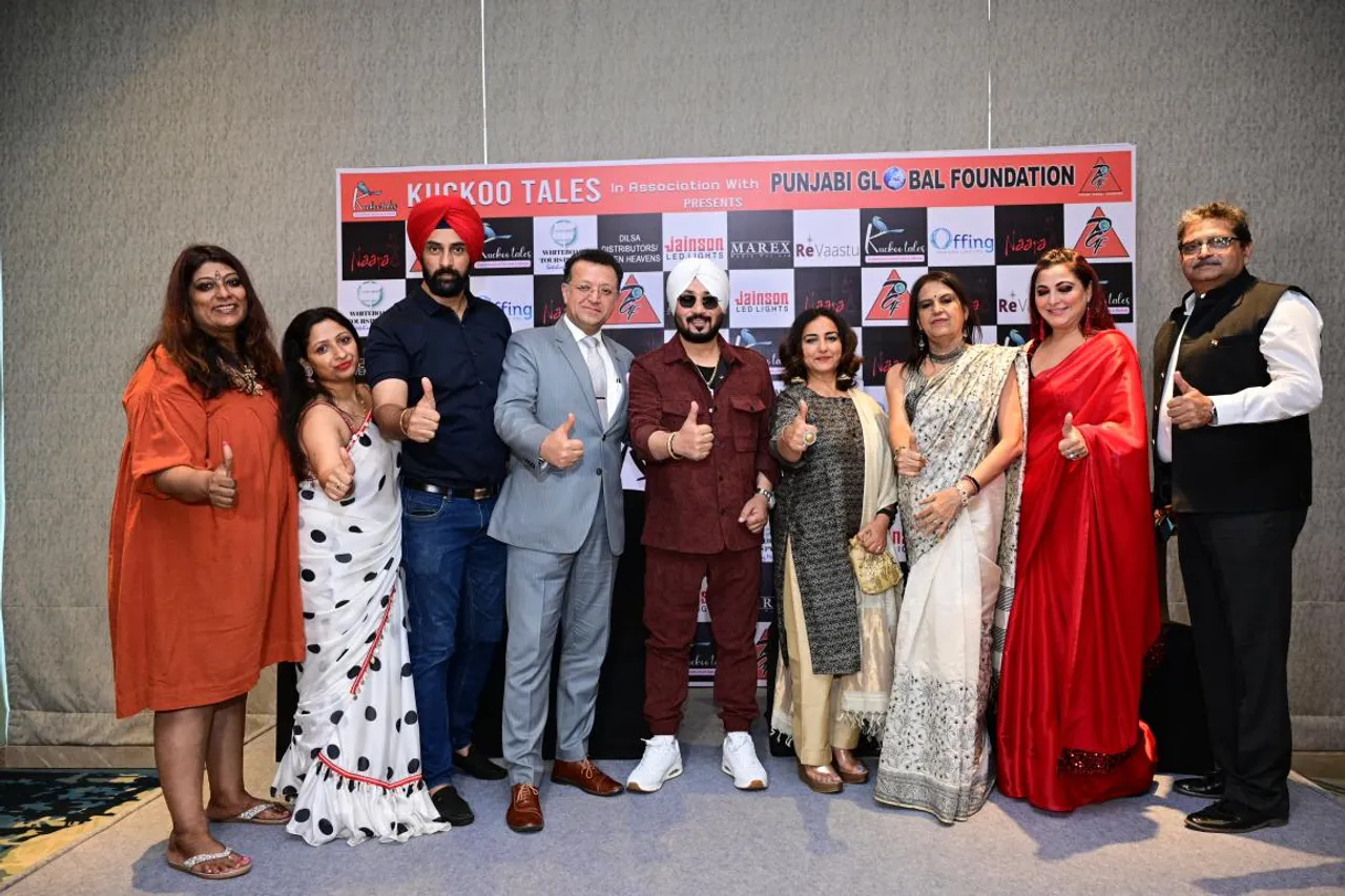 Amazing singer Dilbagh Singh makes Lohri Di Sham an evening to remember