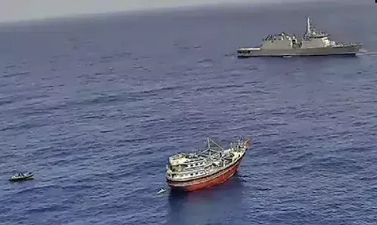 Indian Navy rescues 23 Pakistani nationals from somali pirates in ...