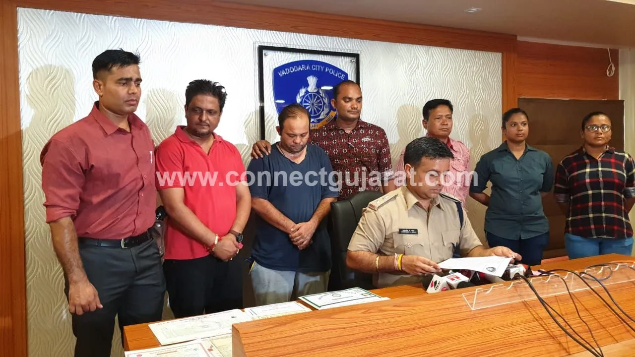 Vadodara crime branch busted fake marksheet racket running from the city