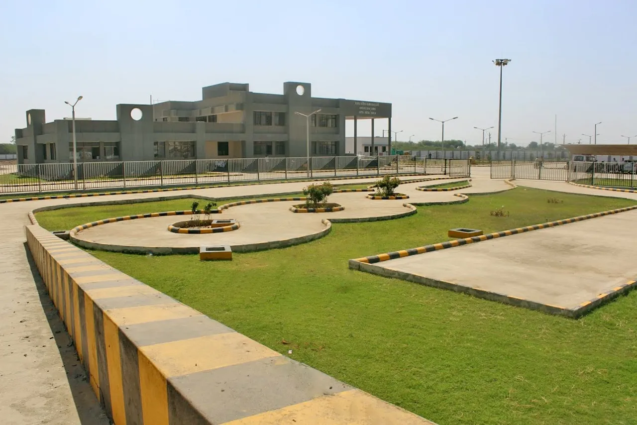 RTO Vadodara to organize 25 camps for renewal of fitness certificate of ...