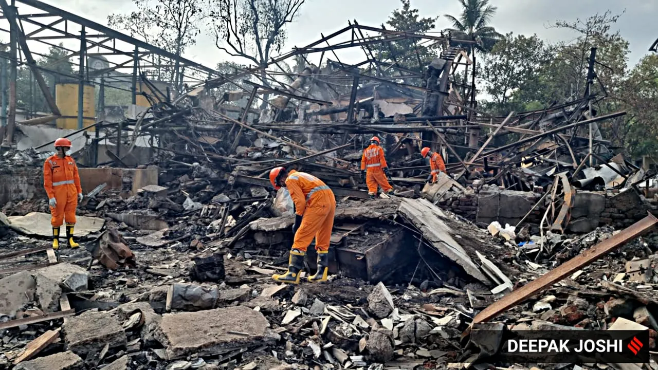 Dombivli Chemical Factory Blast Update: মুহূর্তে ছড়িয়ে পড়ল ঝাঁঝালো রাসায়নিকের গন্ধ, ঝলসে ...