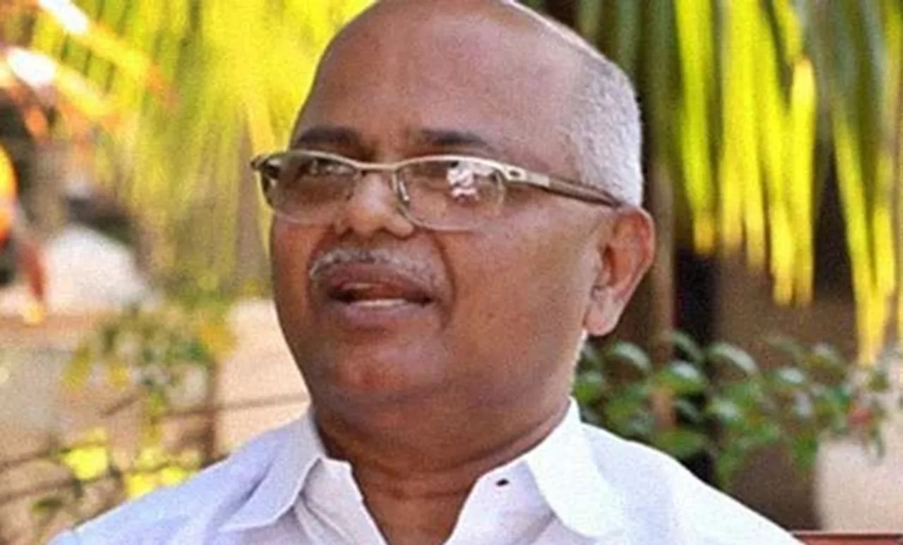 മലബാർ സിമന്റ്സ് അഴിമതി: വി.എം.രാധാകൃഷ്ണൻ കീഴടങ്ങി