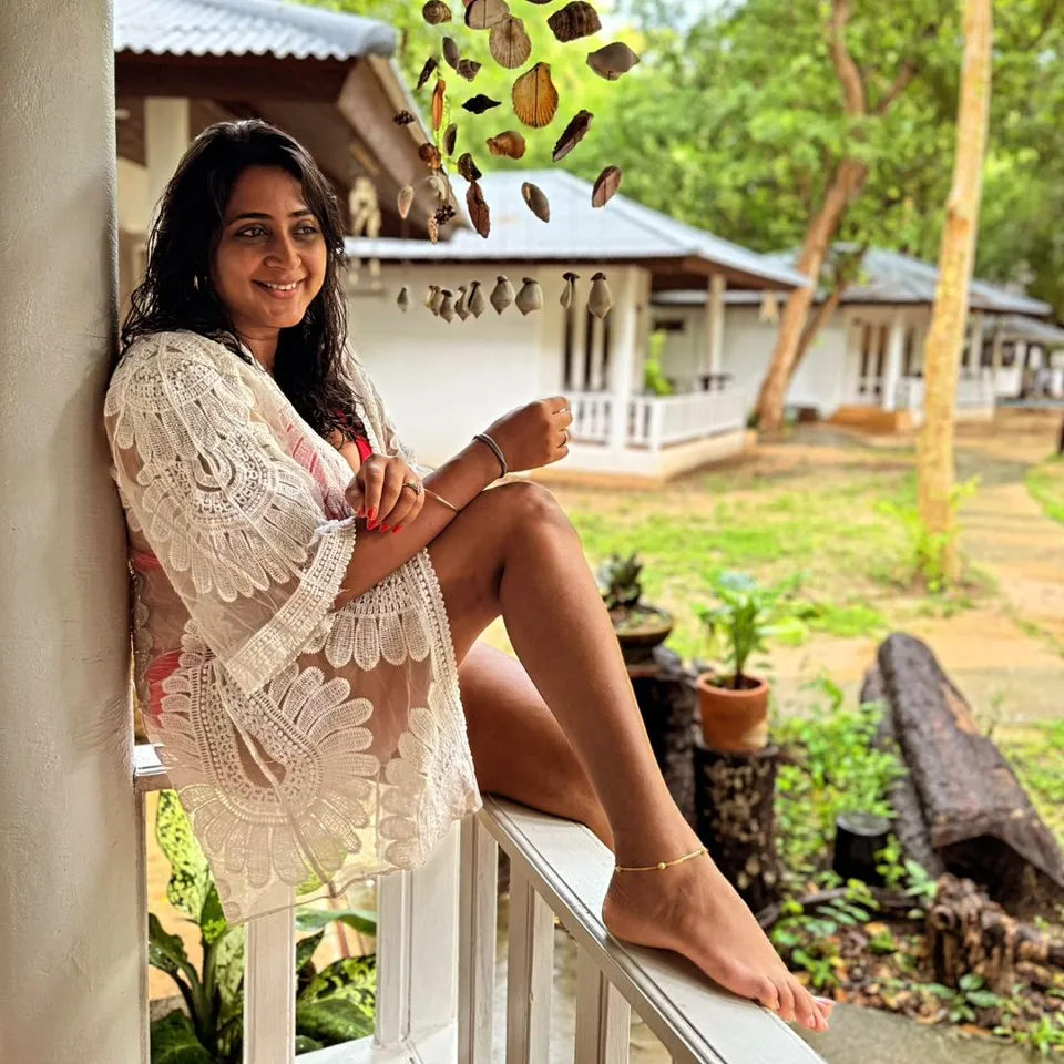 'விட்டமின் டி' வேண்டுமா? கனிகா சொல்லும் புது ஐடியா; வைரல் க்ளிக்ஸ்!