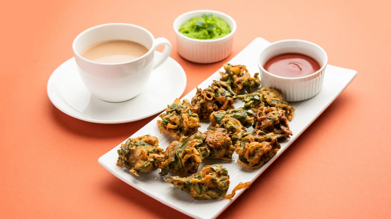 Monsoon Special: Pakodas from Different Regions in India