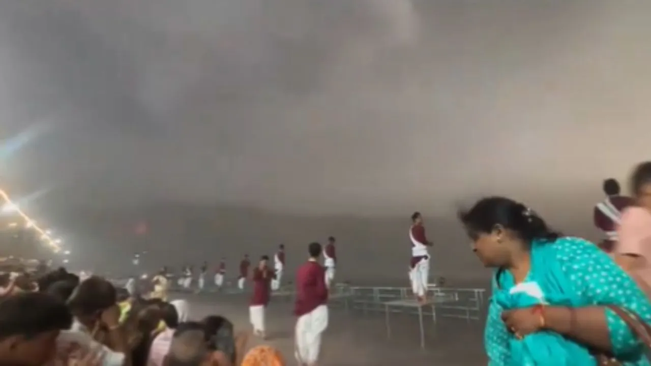 तूफान के बीच जलते रहे दीपक, नहीं रुकी आरती, ऋषिकेश से सामने आया चौंकाने ...