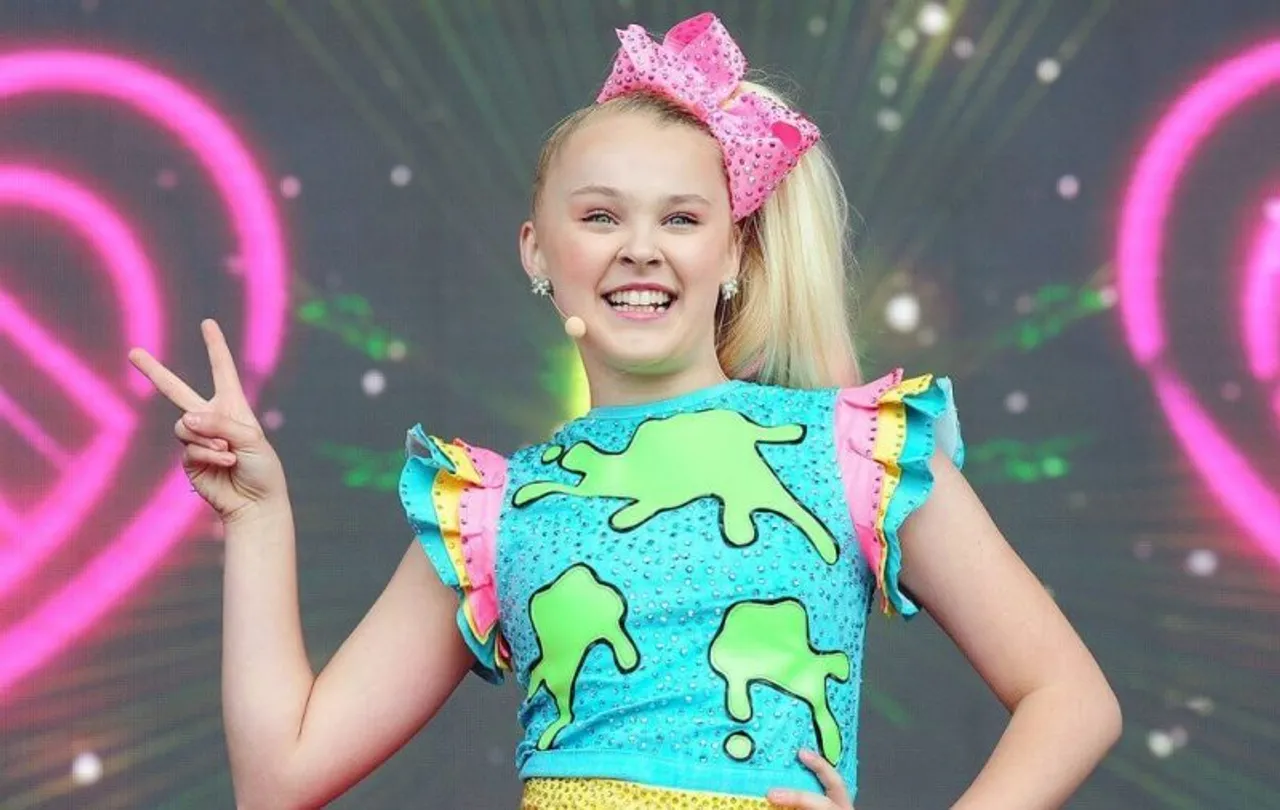 JoJo Siwa Reveals She Got Bald Spot From Stress Rash During Her Time On ...