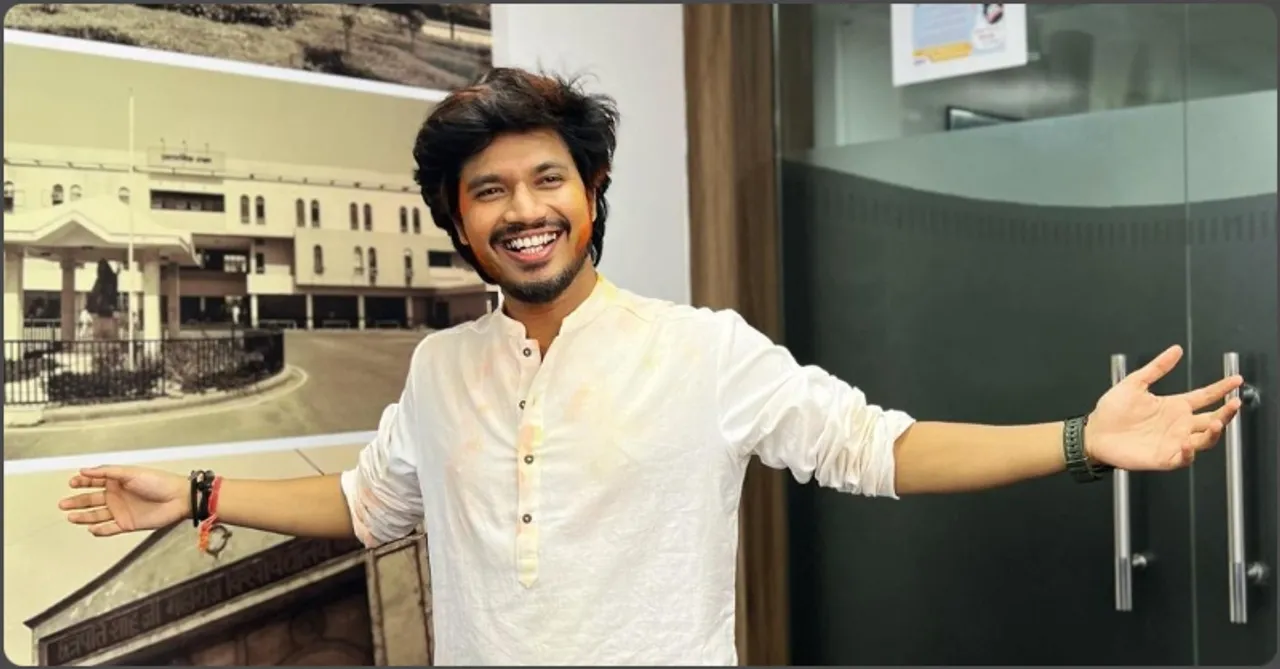 RJ Raghav is entertaining the audience by being present on both audio ...