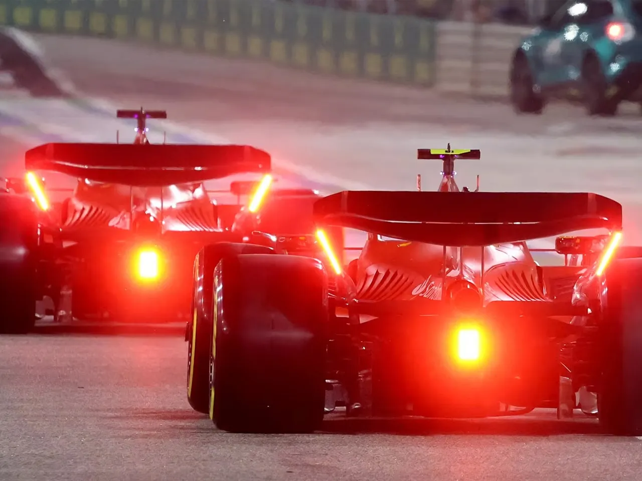 How do Tail Lights of Formula 1 car work? - Explained
