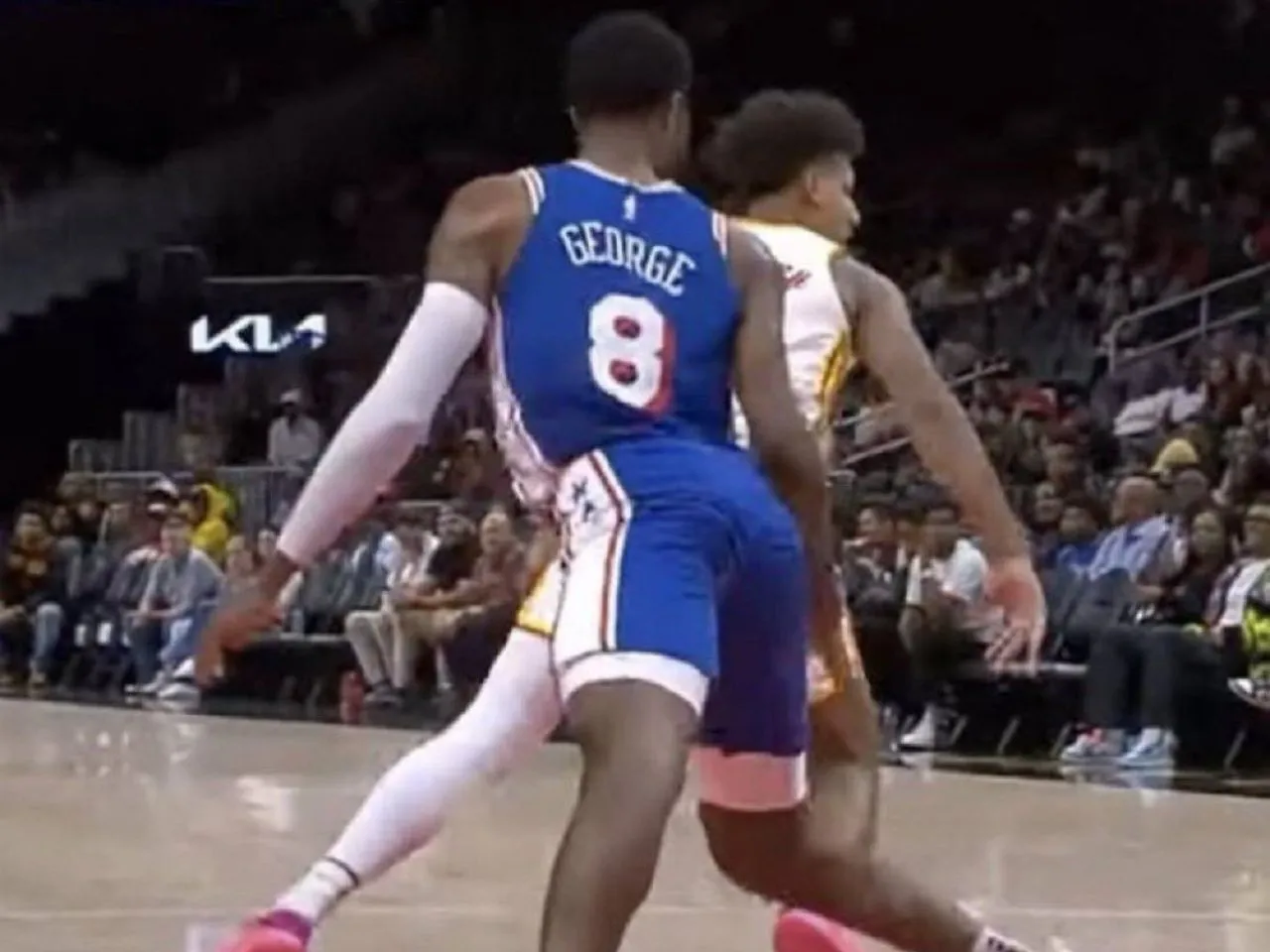 Paul George suffers an horrifying injury during their preseason match ...