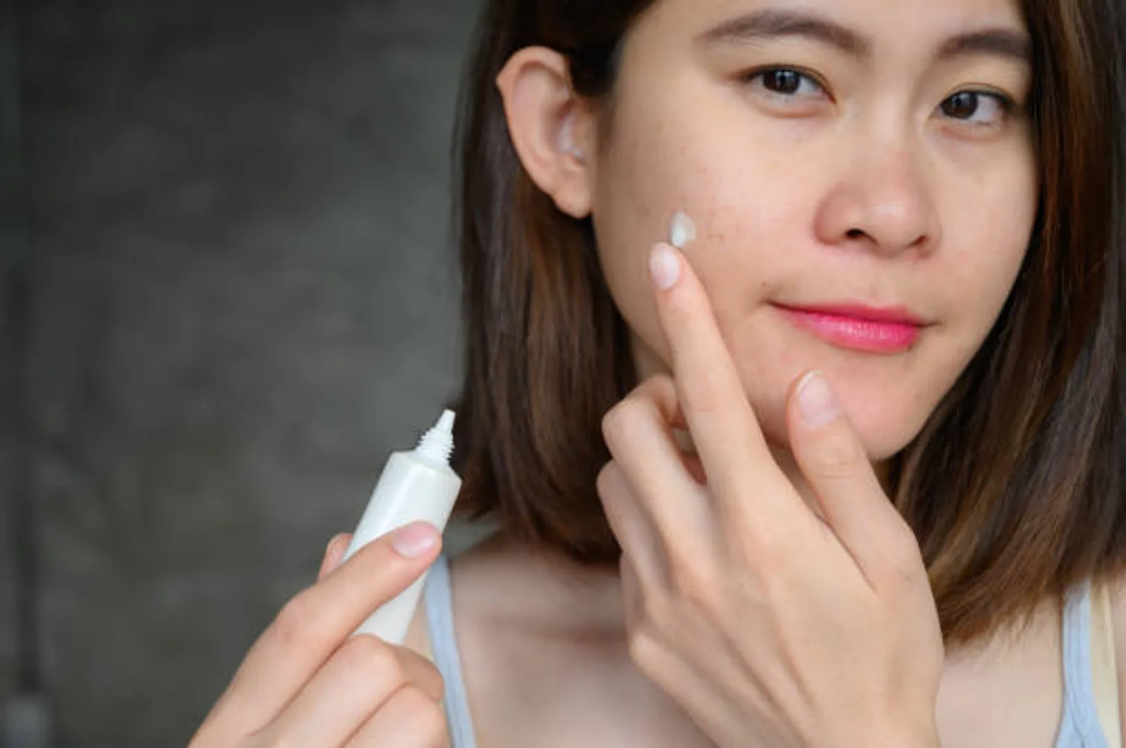 7 Effective Spot Treatments That Promise To Shrink Your Pimples Overnight