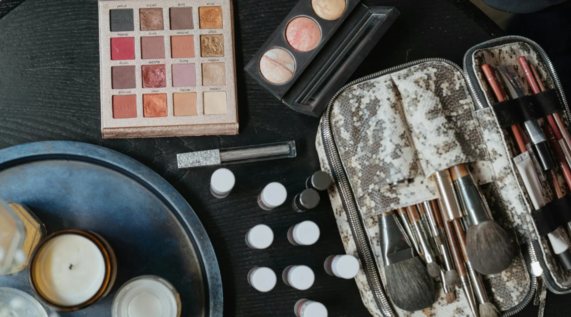 Need Help Dealing With Your Makeup Addiction? A Capsule Makeup ...