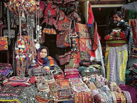 Your go-to shopping guide to the Janpath market in Delhi!