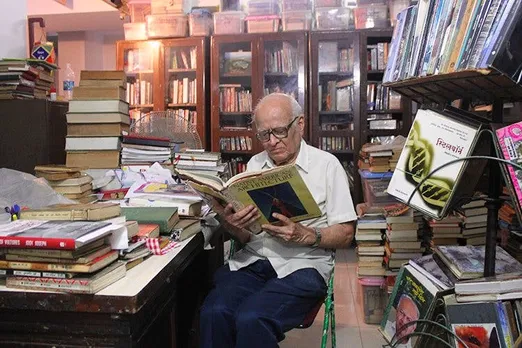Something for you, dear bookholics! Visit these best Libraries in Pune!